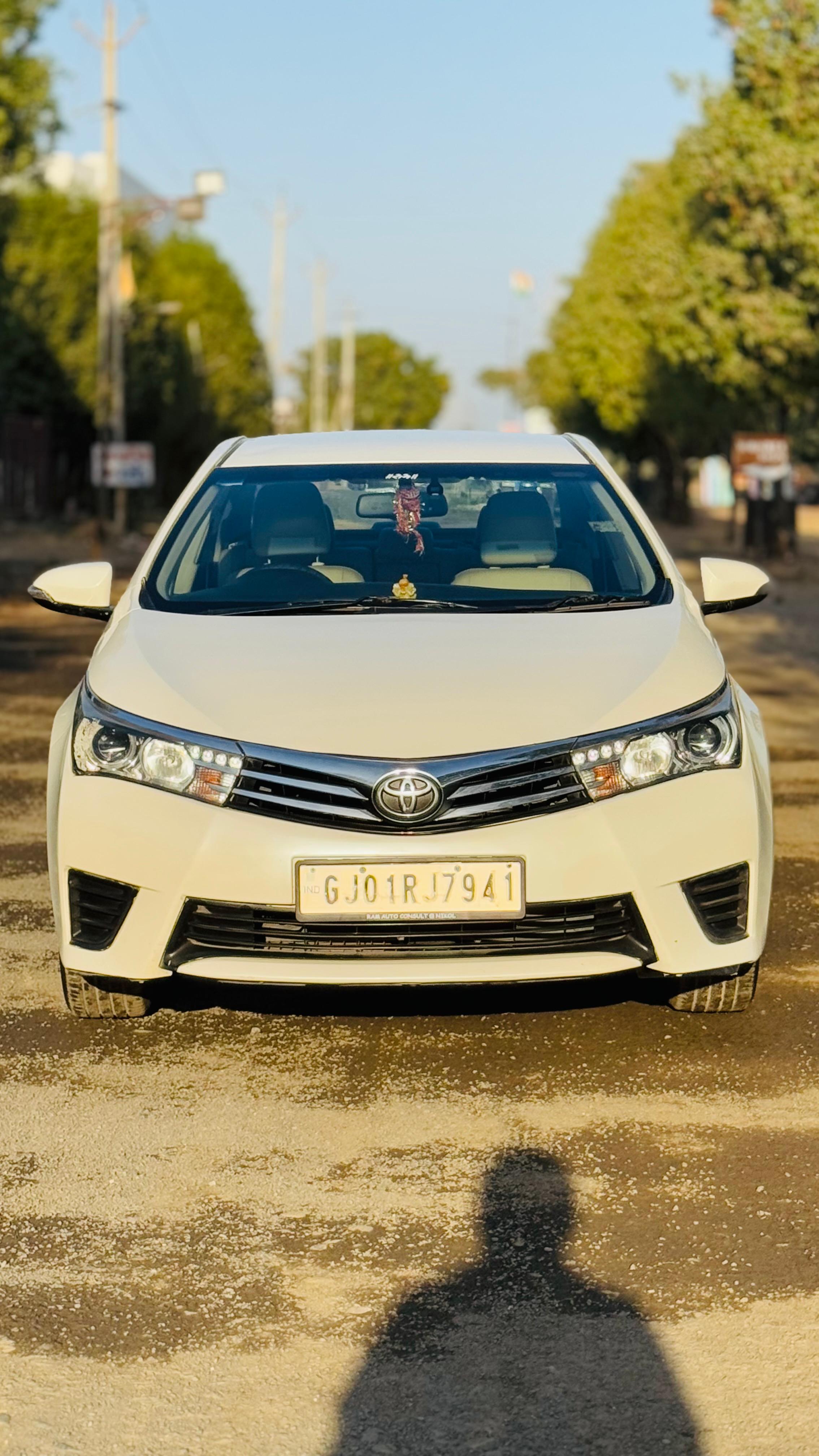 Buy Used Toyota Corolla Altis GL Diesel 2015 in Ahmedabad